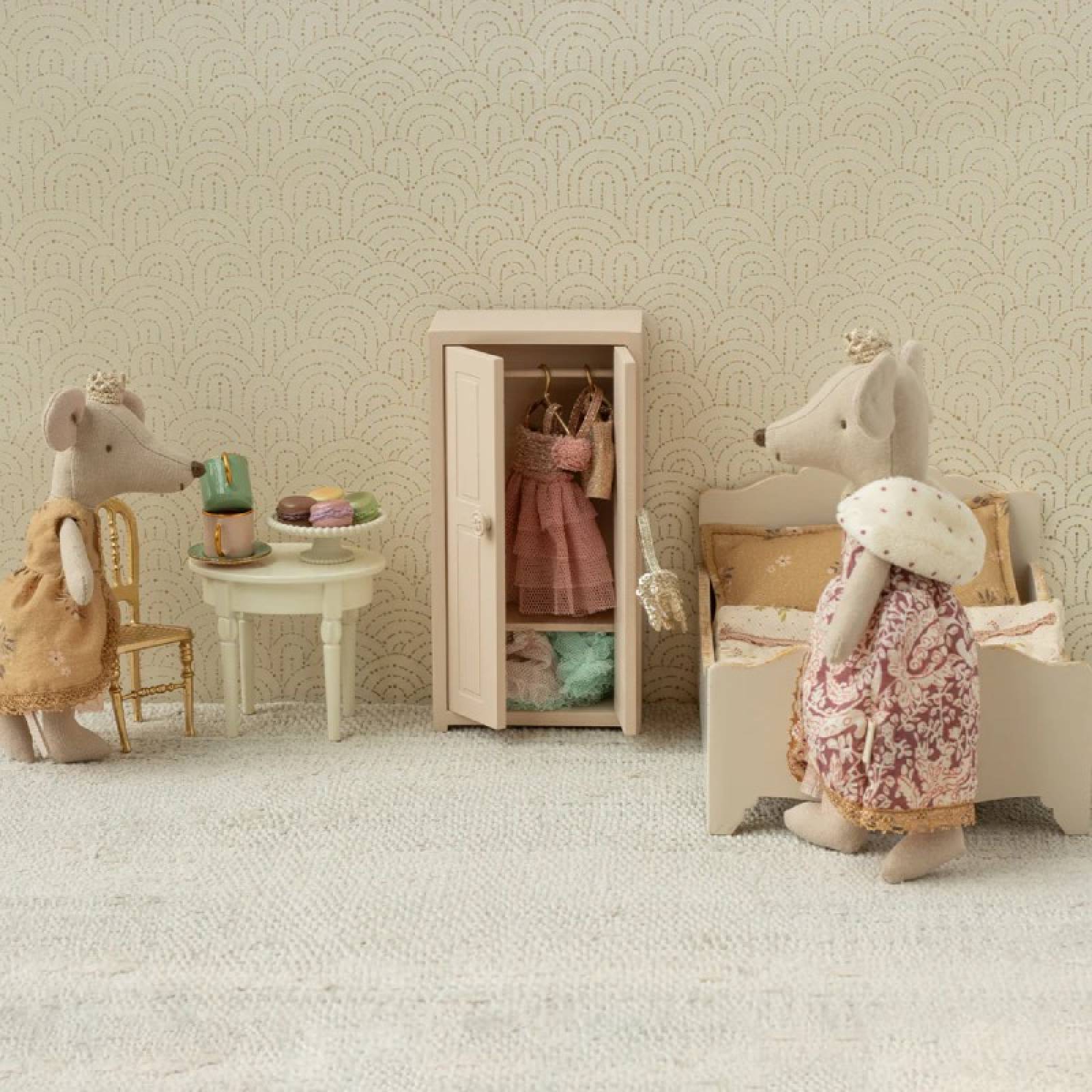 Queen Mouse Mum Soft Toy By Maileg 3+